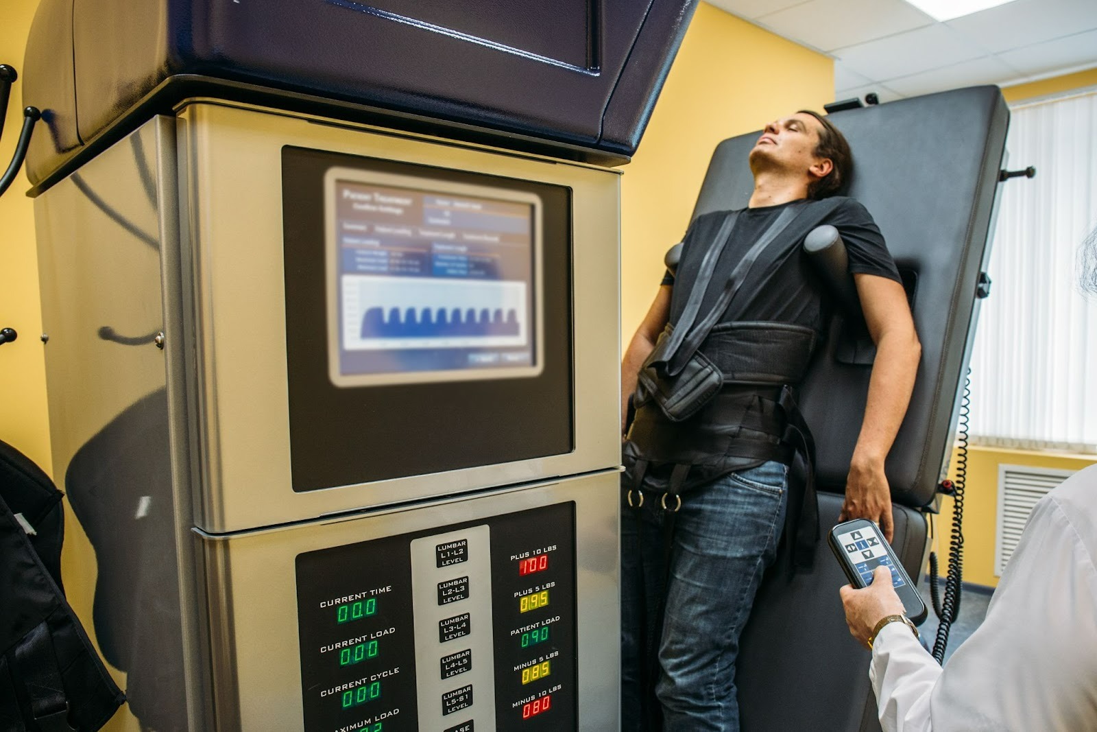 7 Ways Spinal Decompression Therapy Can Help Your Spine - Rodgers Stein ...